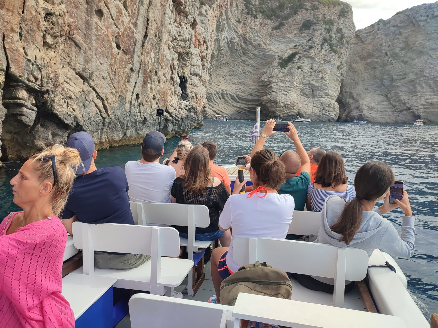 Εκδρομή στις παραλίες – Mpoukas Boats – Trips Palaiokastritsa Corfu